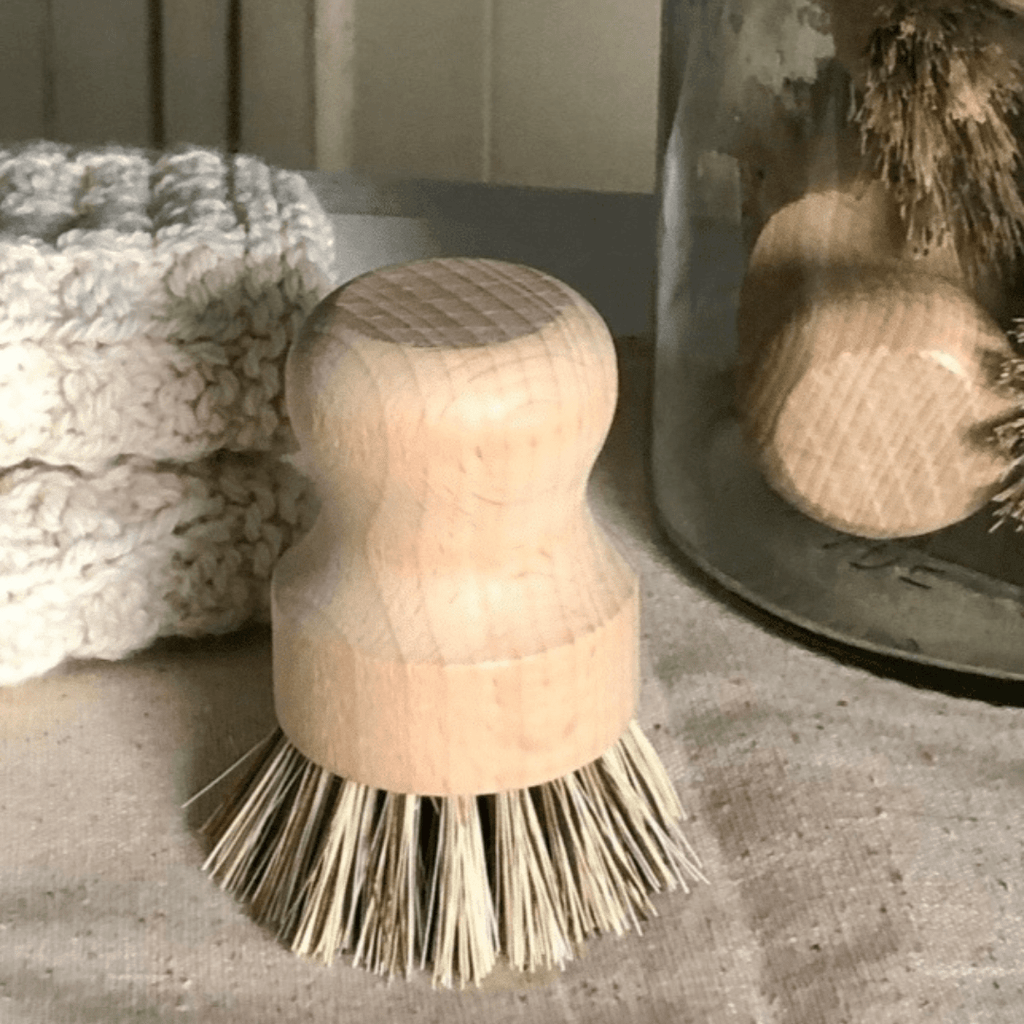 Eco-Friendly Palm Scrub Brush – HeritageHome